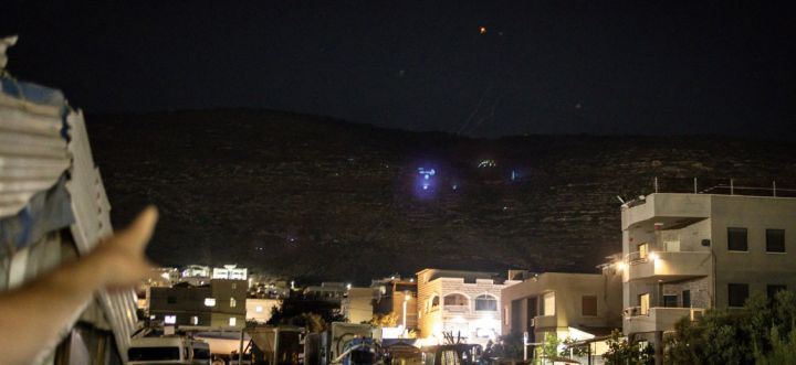 Le Hezbollah annonce avoir lancé des roquettes sur le nord d'Israël ...