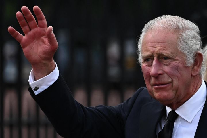Le roi Charles III va prier avec le pape au Vatican, une première ...