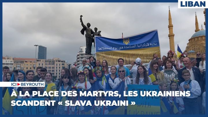 À la place des Martyrs, les Ukrainiens scandent « Slava Ukraini